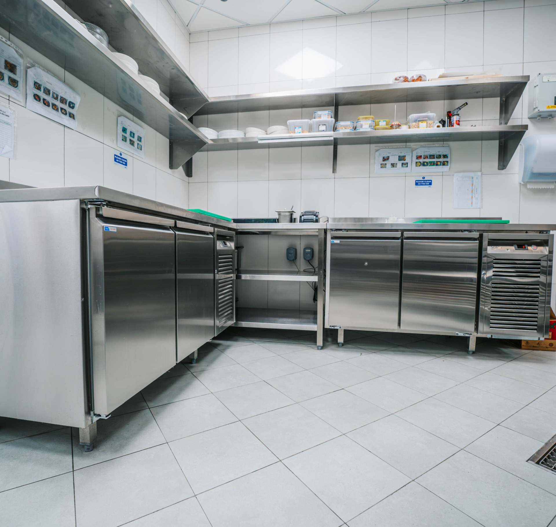 Another One, Dubai - Sofia Refrigeration